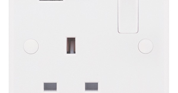 Smooth White 1 Gang 13A Switched Socket with USB Outlet - SSL579